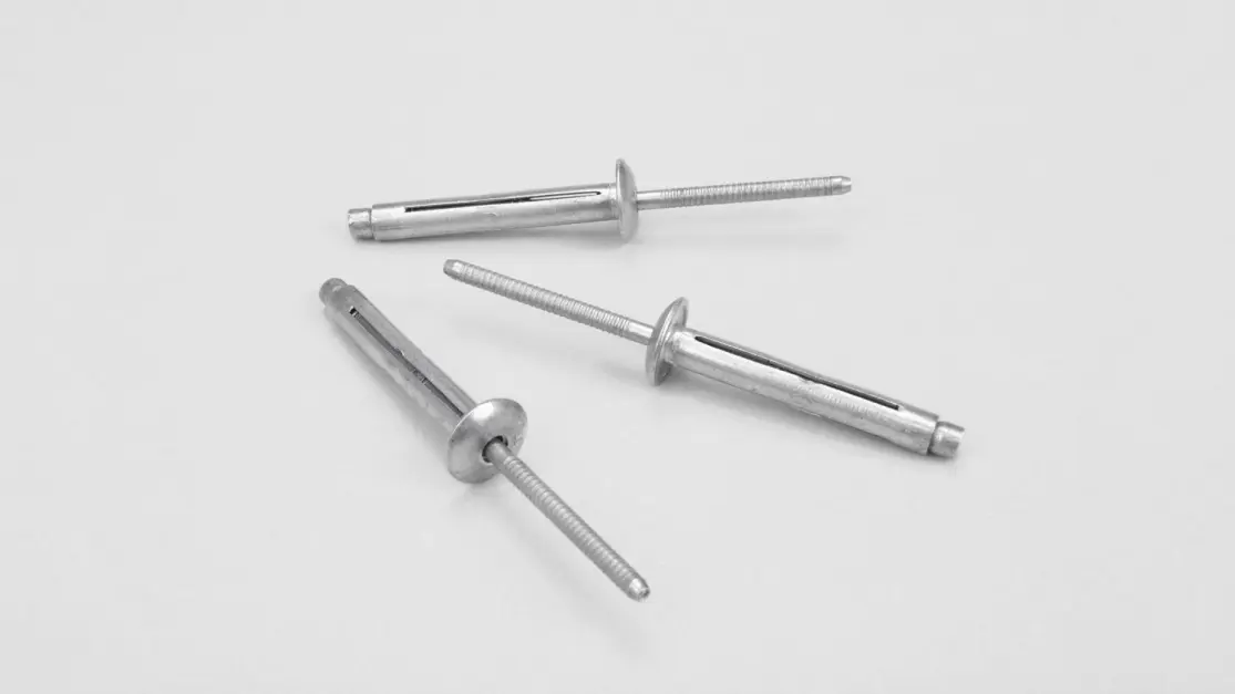 Klamp-tite blind rivets – check the offer | Dejond Fastening